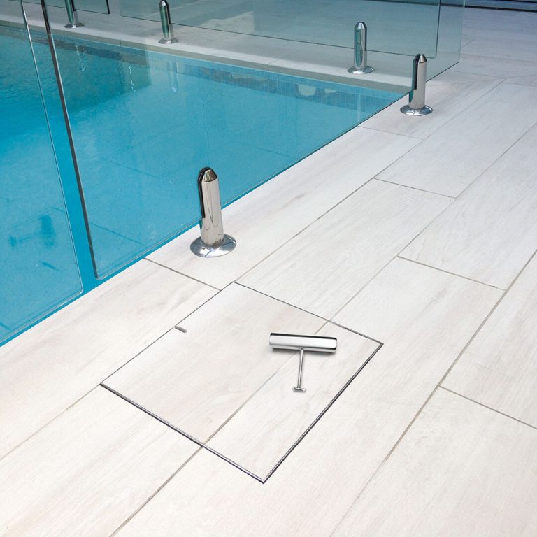 HIDE-skimmer-lid-with-key - International Pool Products